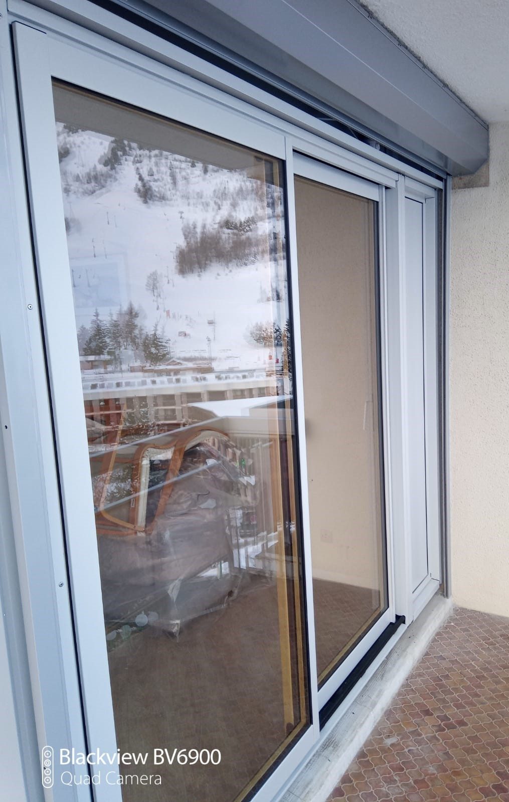 Chantier menuiseries mixtes bois - aluminium Méo sur les 2 Alpes